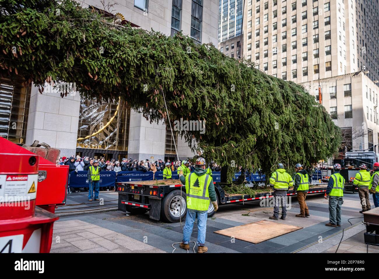Members of the 2019 Rockefeller Center Christmas Tree installation team ...