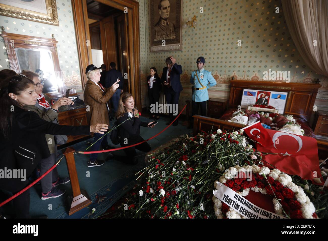 People visit Dolmabahce Palace and lay carnations on Mustafa Kemal ...