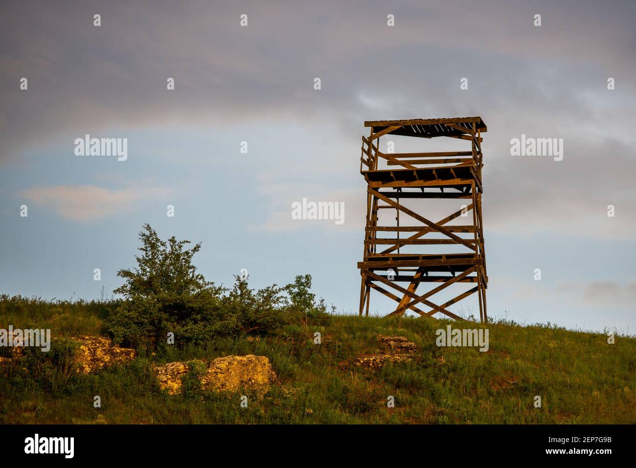 Log lookout tower hi-res stock photography and images - Alamy