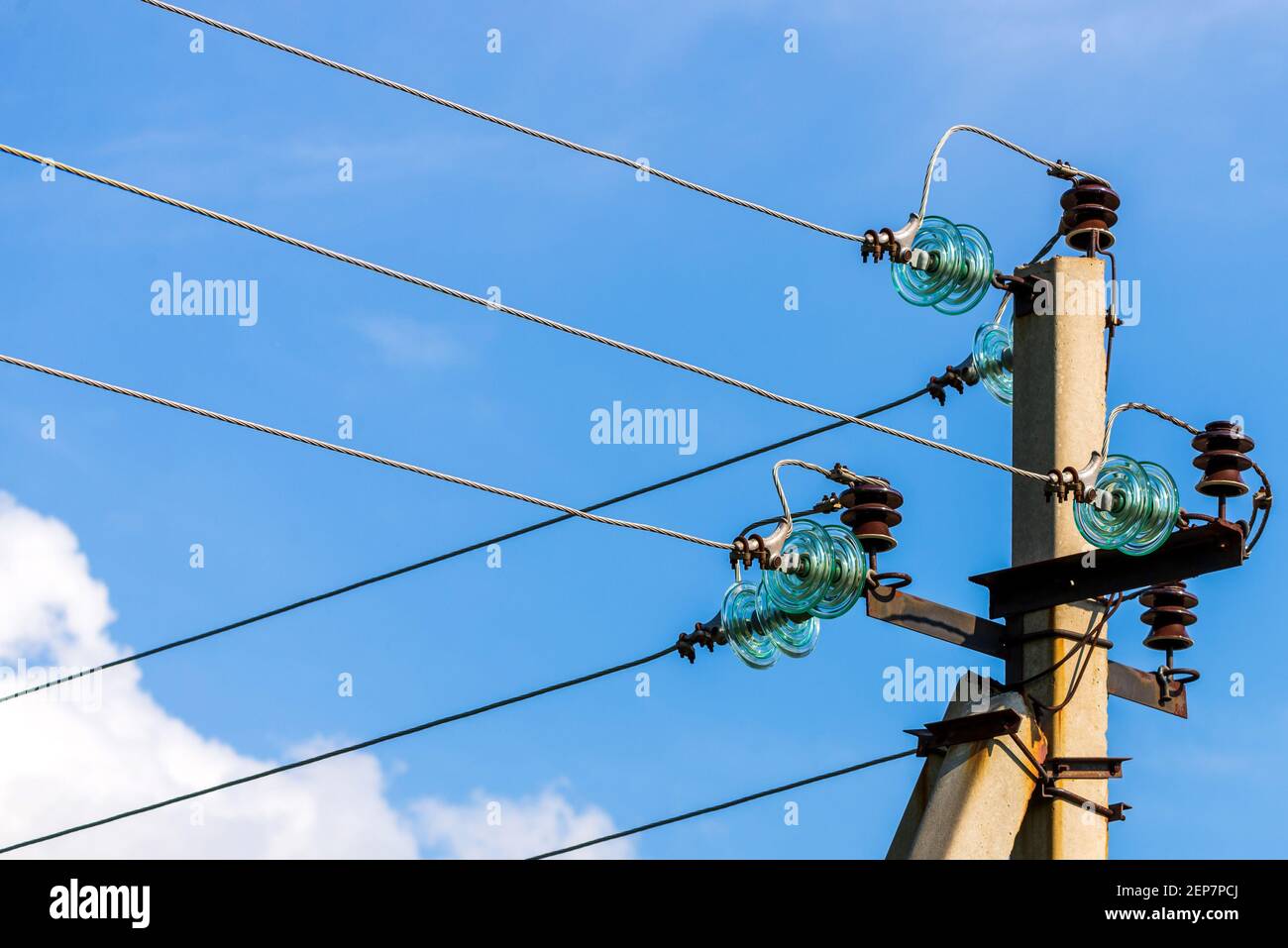 Three phase overhead power lines hi-res stock photography and images ...