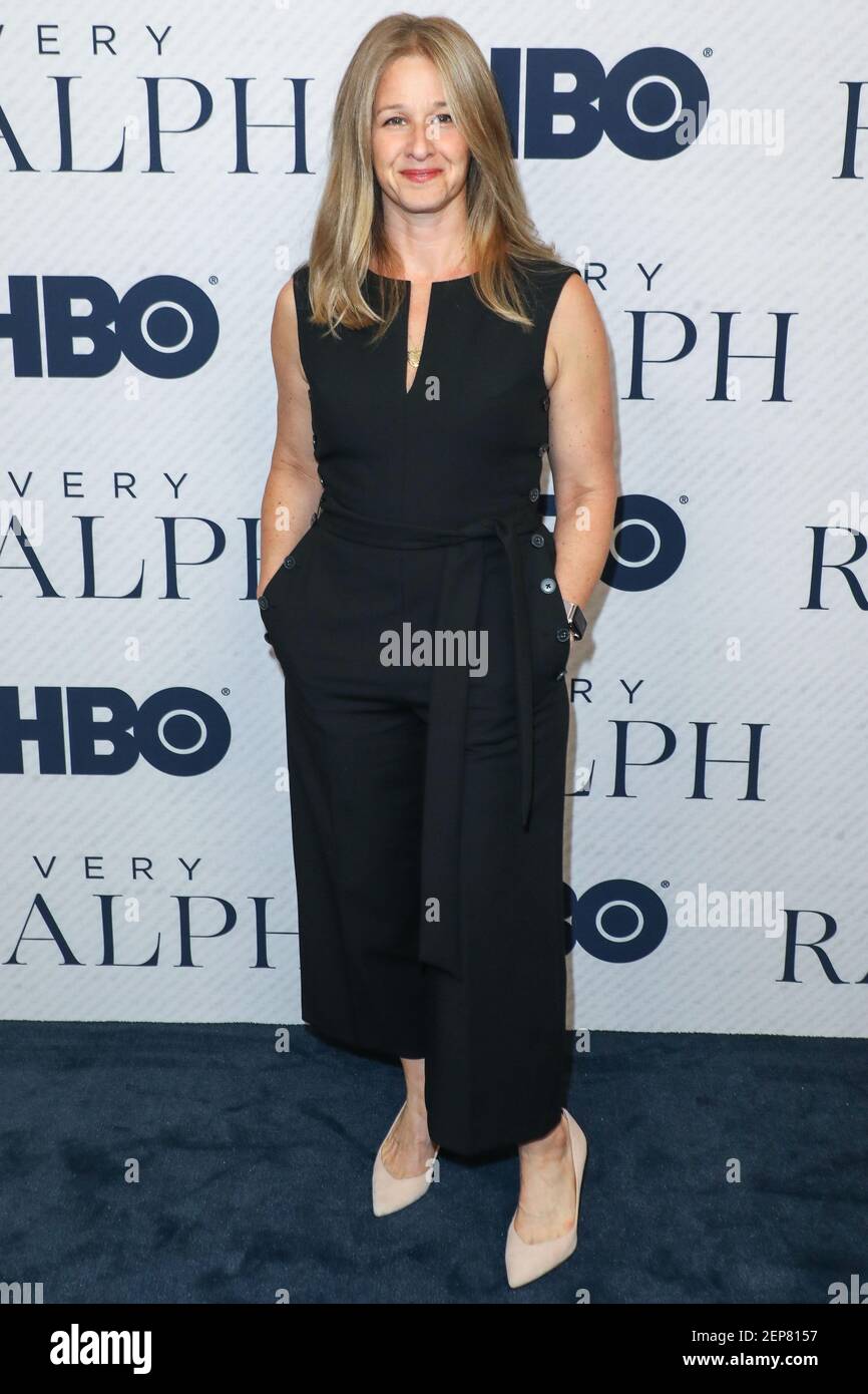 BEVERLY HILLS, LOS ANGELES, CALIFORNIA, USA - NOVEMBER 11: Jessica ...