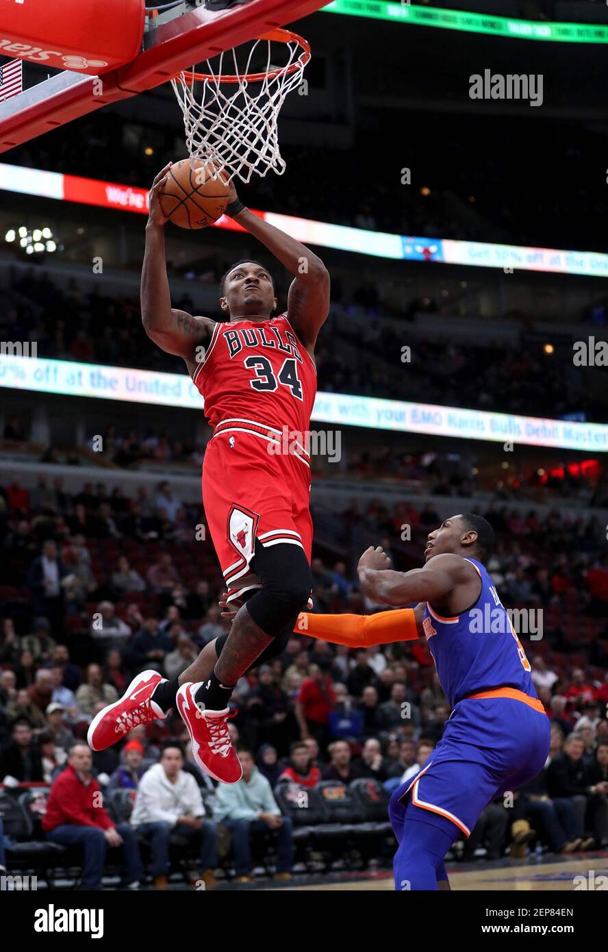 The Chicago Bulls' Wendell Carter Jr. (34) goes up to score in front of ...