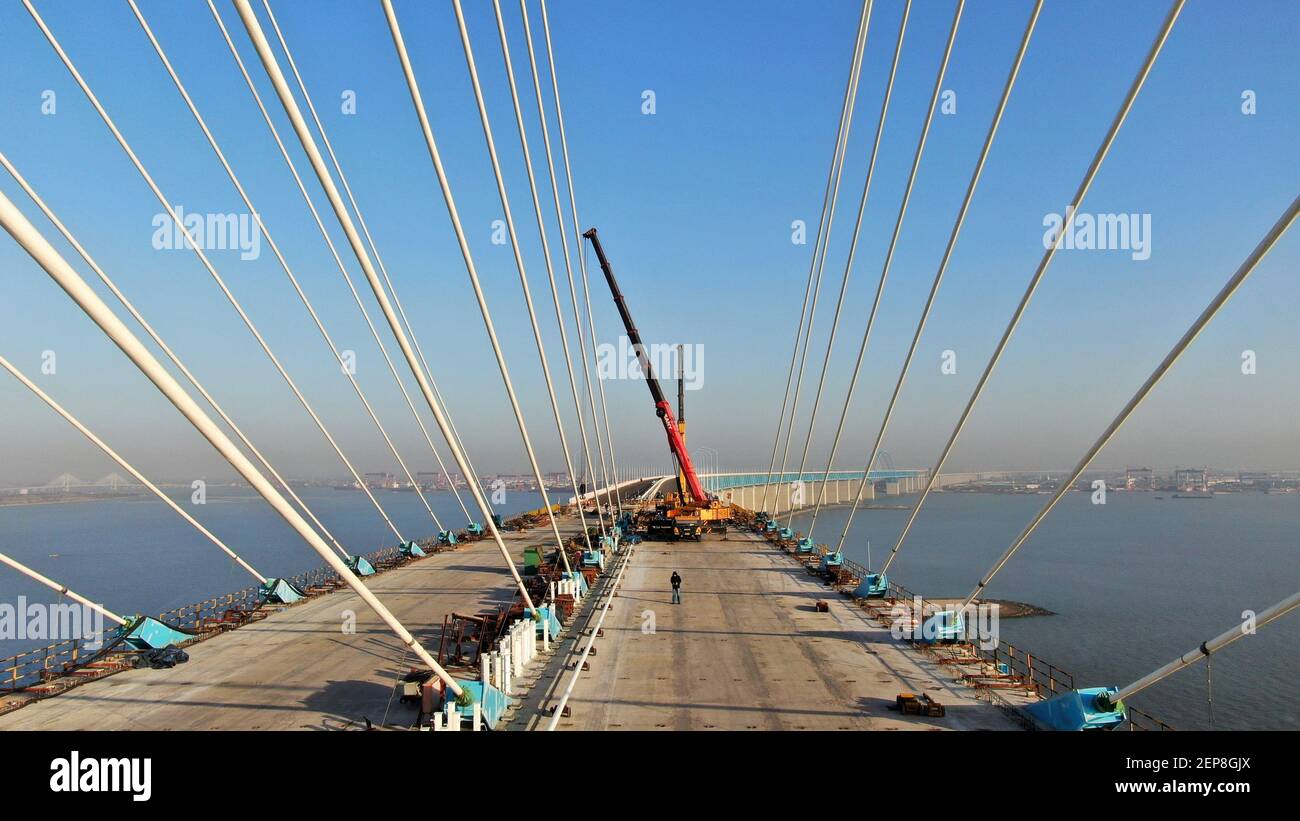 The world's longest cable-stayed bridge, the Hutong (Shanghai-Nantong ...