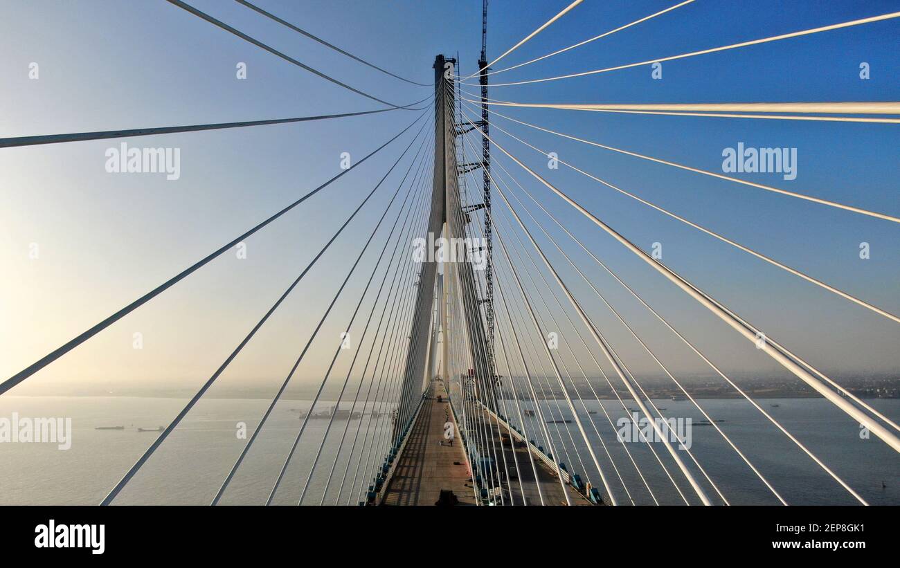 The world's longest cable-stayed bridge, the Hutong (Shanghai-Nantong ...