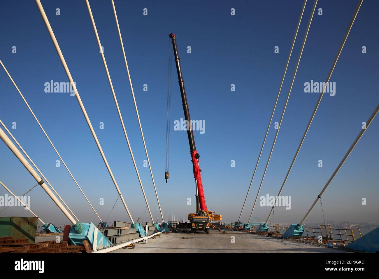 The world's longest cable-stayed bridge, the Hutong (Shanghai-Nantong ...