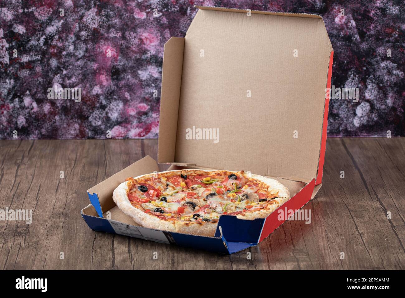 Open Pizza Hut Box