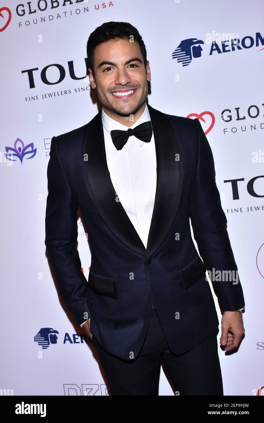 MEXICO CITY, MEXICO - NOVEMBER 19: Carlos Rivera poses for photos ...