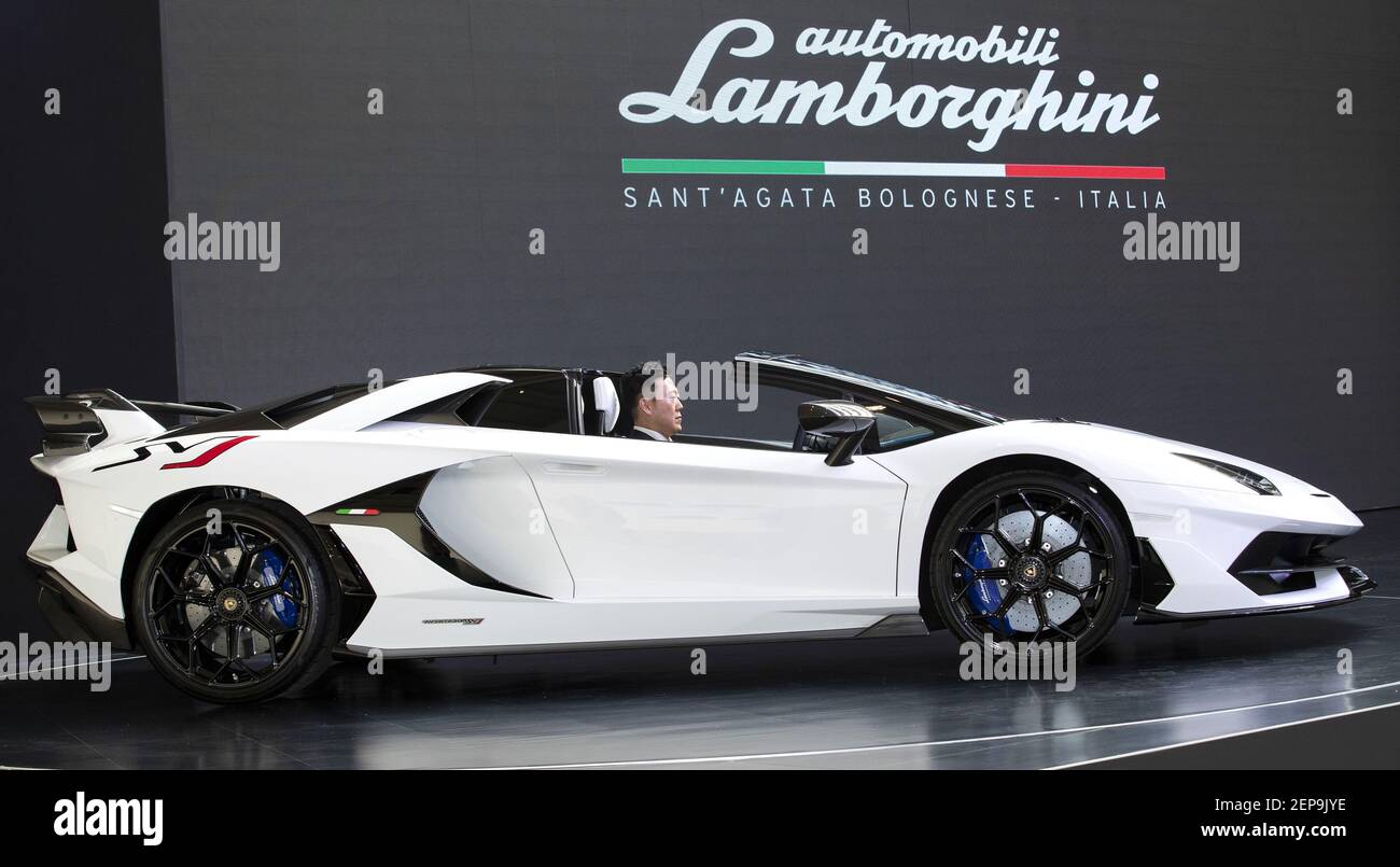 Lamborghini Aventador J White