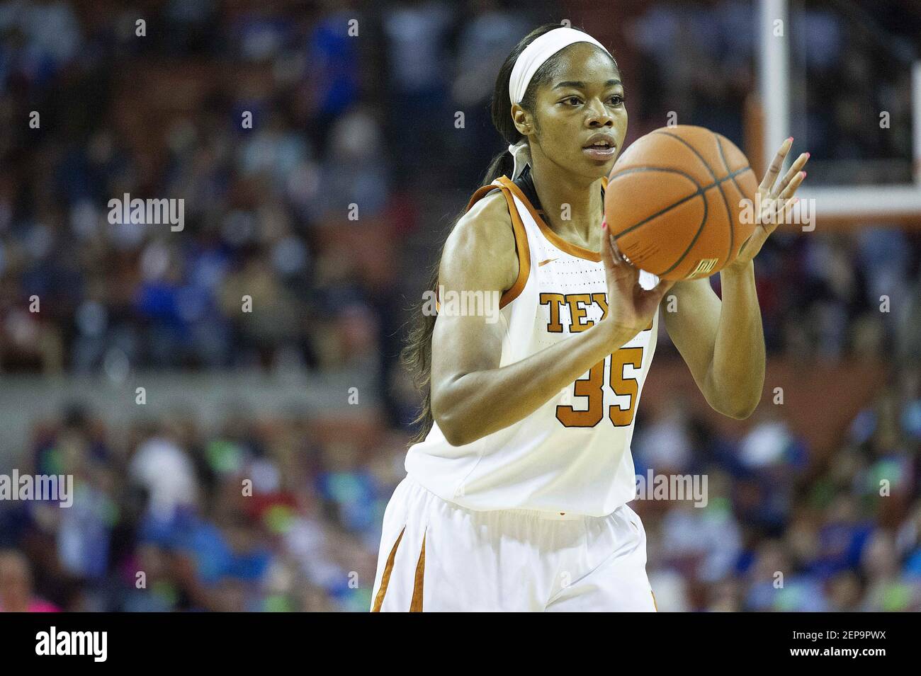 November 20, 2019: Texas Longhorns Charli Collier #35 in action during ...