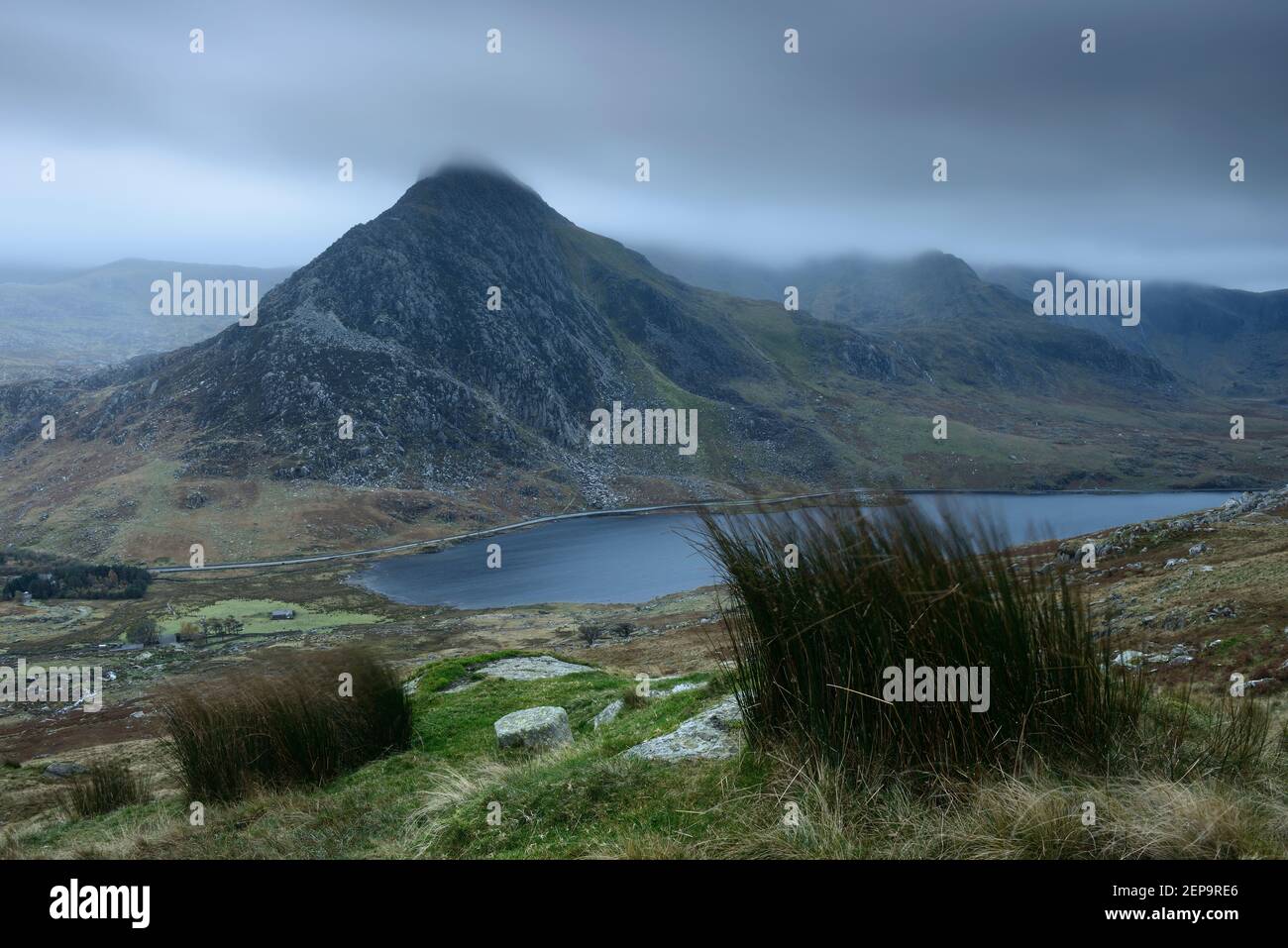 Windswept snowdonia peaks hi-res stock photography and images - Alamy
