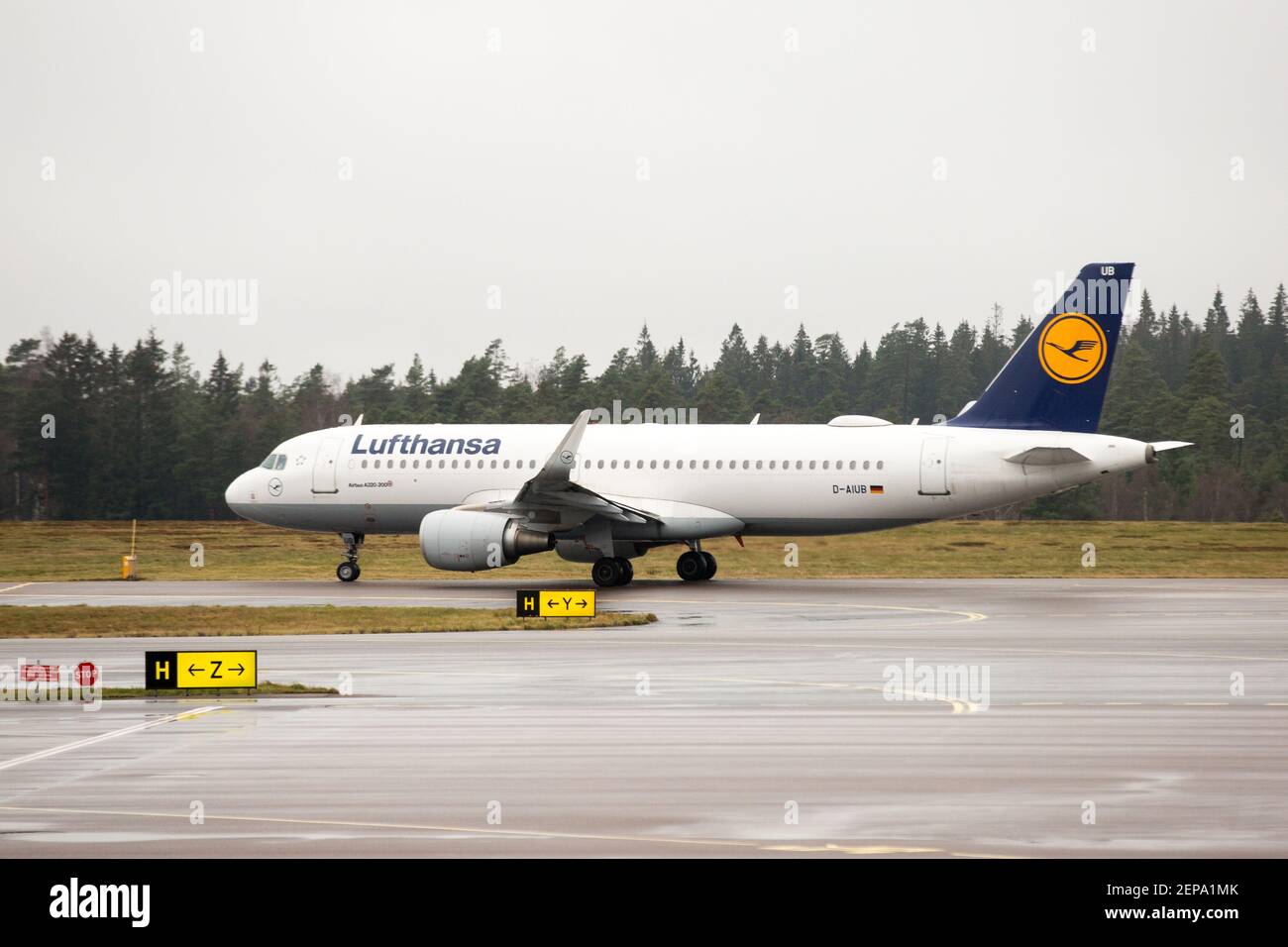 Lufthansa Airbus A320 aircraft with registration D-AIUB seen at ...