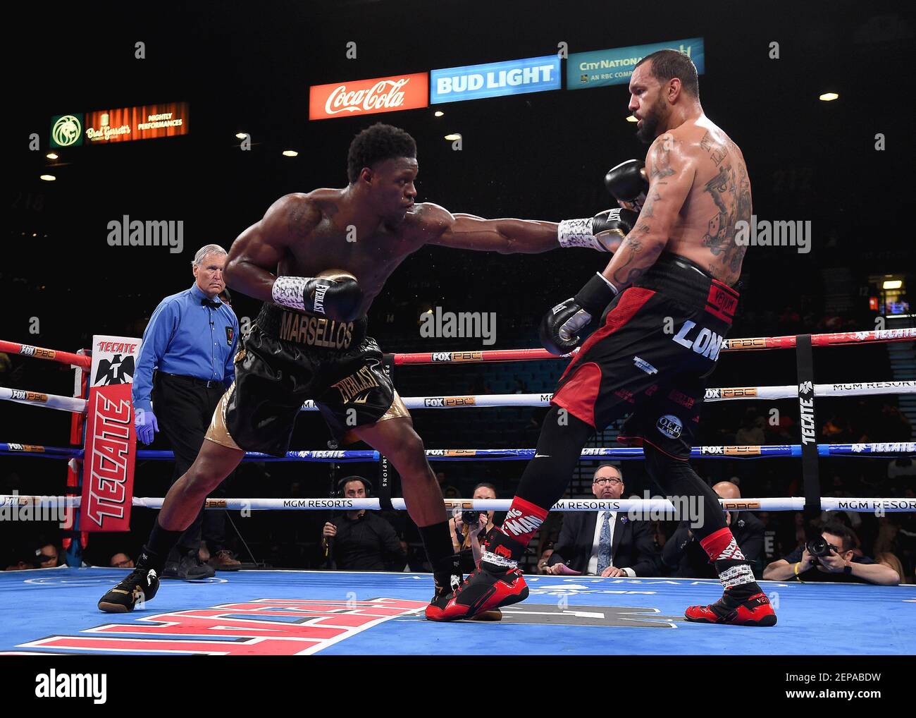 LAS VEGAS - NOVEMBER 23: Marsellos Wilder v Dustin Long on the Fox ...