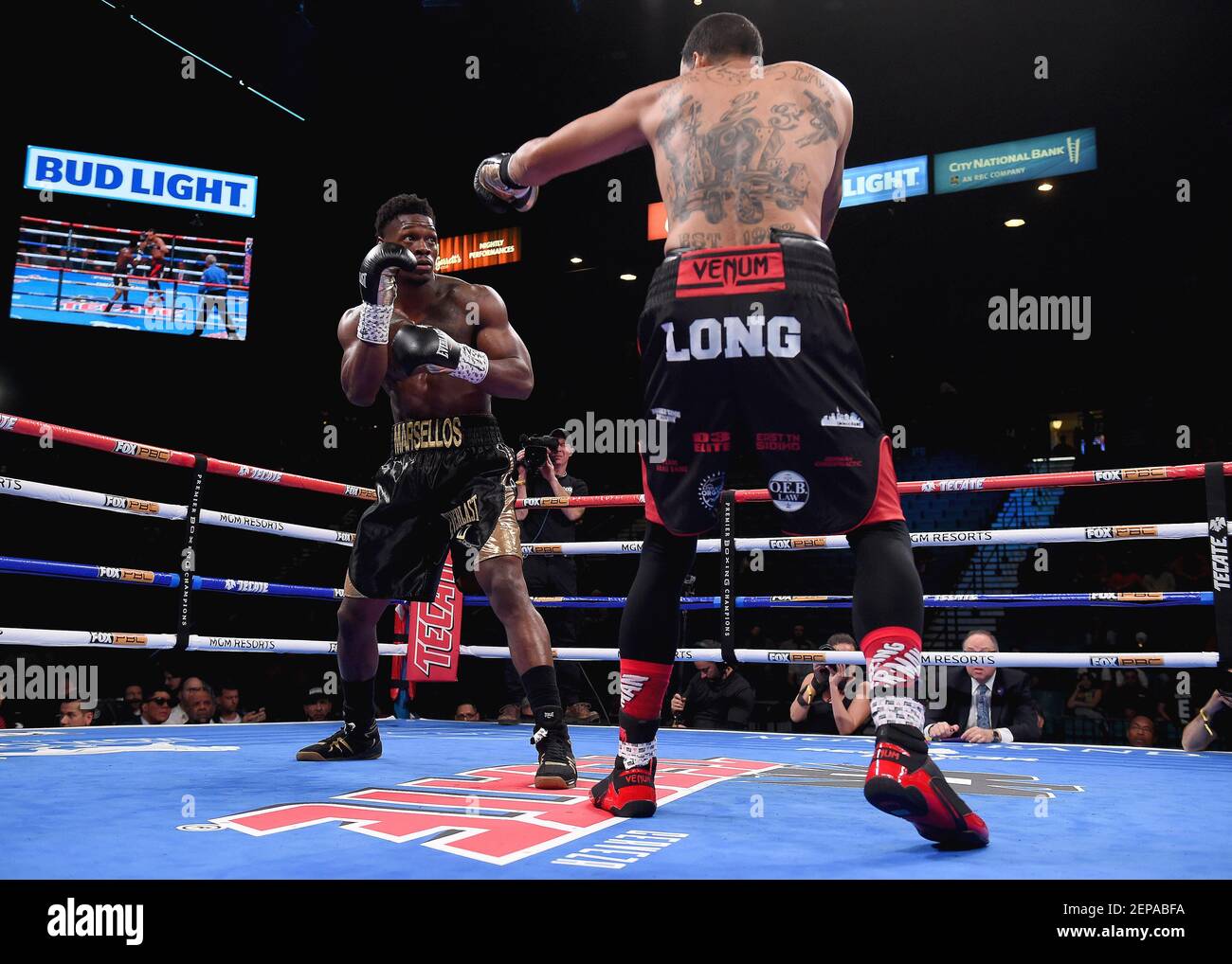LAS VEGAS - NOVEMBER 23: Marsellos Wilder v Dustin Long on the Fox ...