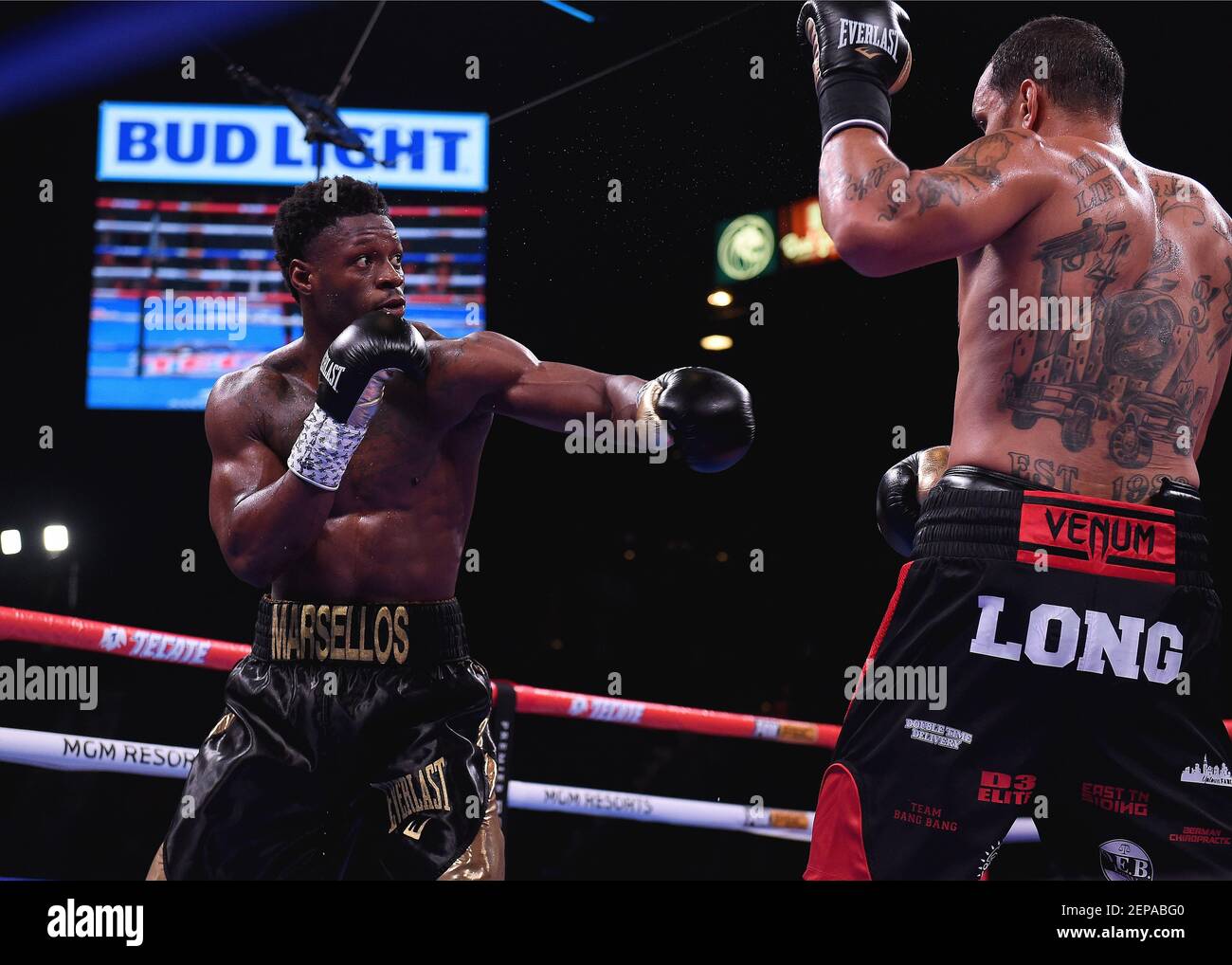 LAS VEGAS - NOVEMBER 23: Marsellos Wilder v Dustin Long on the Fox ...