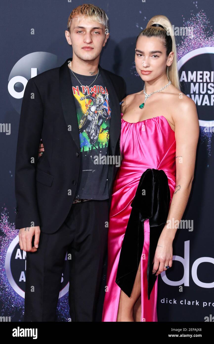 LOS ANGELES, CALIFORNIA, USA - NOVEMBER 24: Anwar Hadid and girlfriend ...
