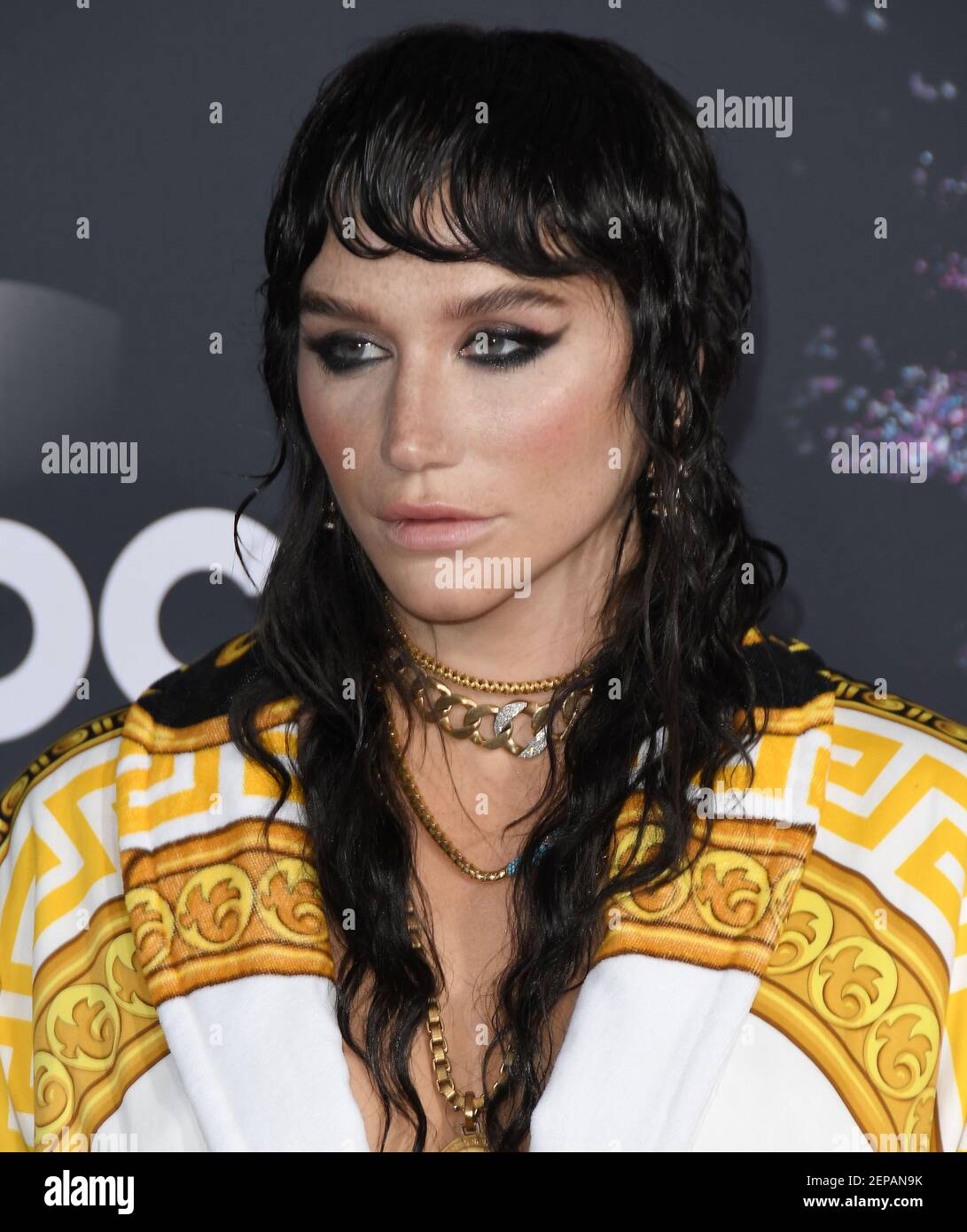 Kesha arrives at the 2019 American Music Awards held at the Microsoft ...