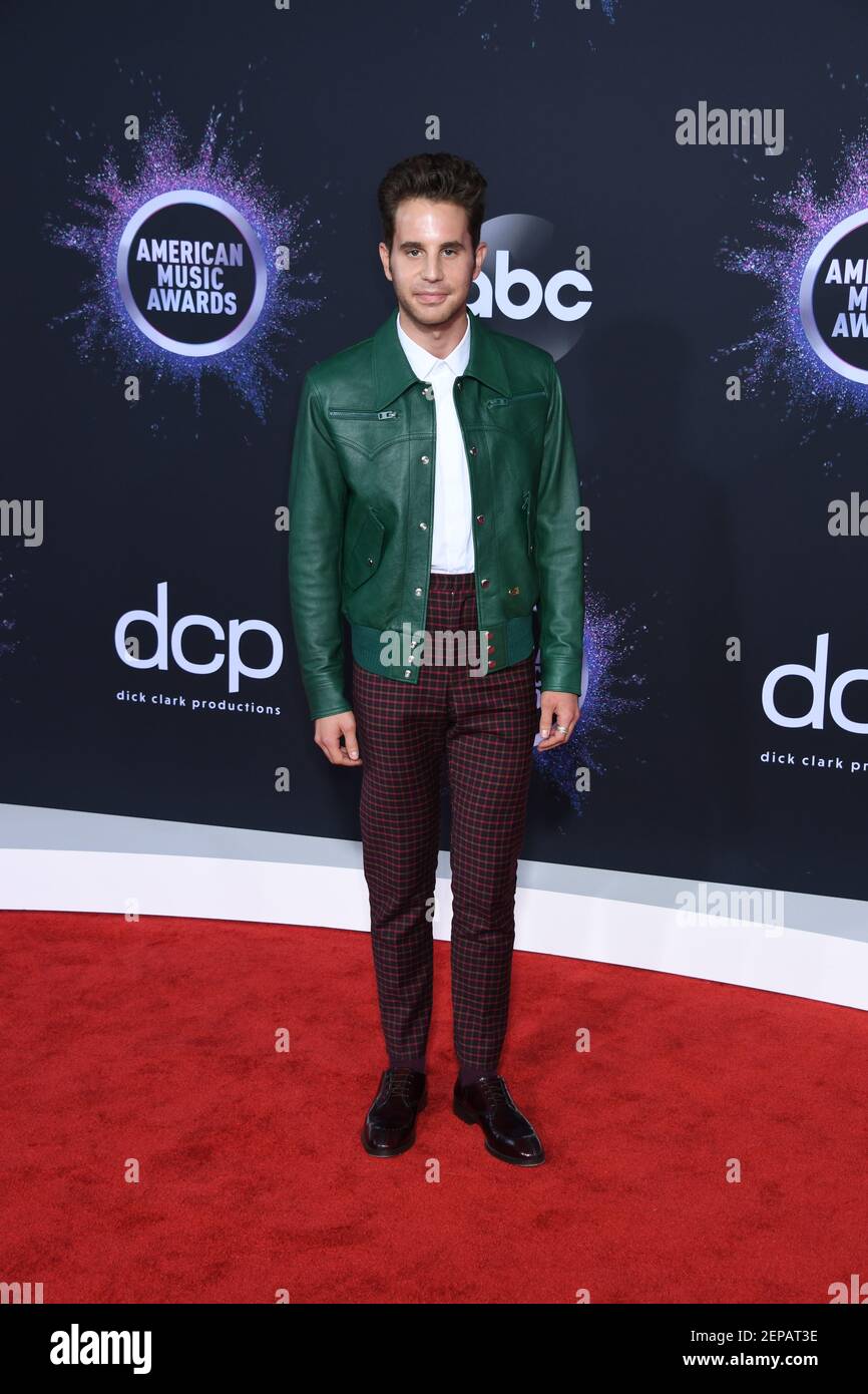 Ben Pratt arrives to the 2019 American Music Awards, held at the ...