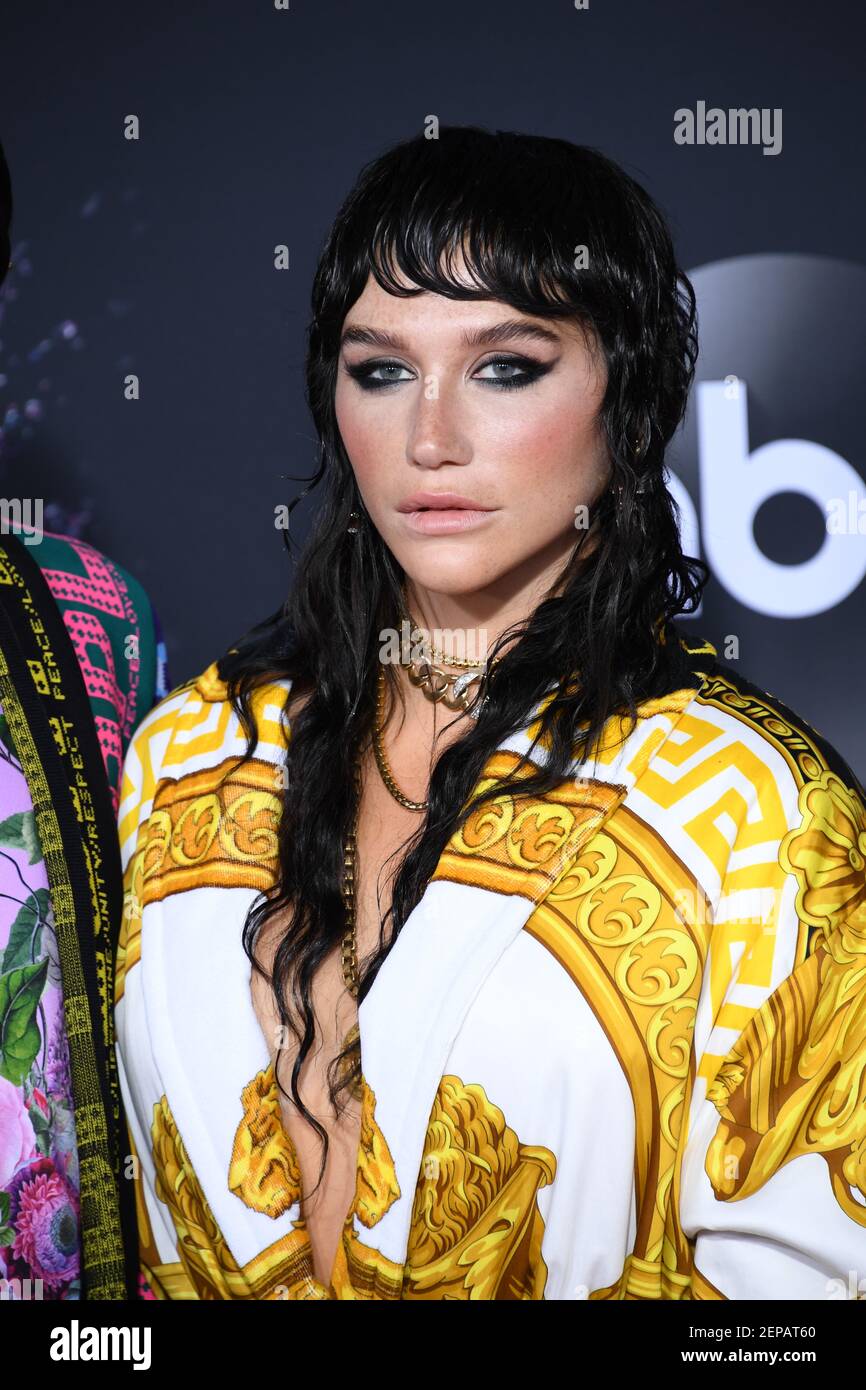 Kesha arrives to the 2019 American Music Awards, held at the Microsoft ...