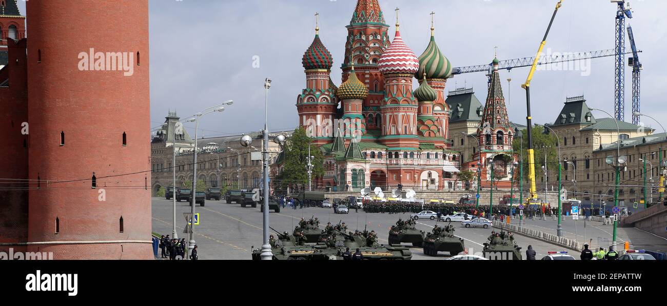 Russian weapons. Rehearsal of military parade near the Kremlin, Moscow ...