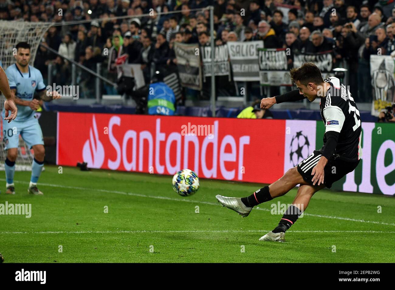Paulo Dybala of Juventus scores the goal of 1-0 for his side on free ...