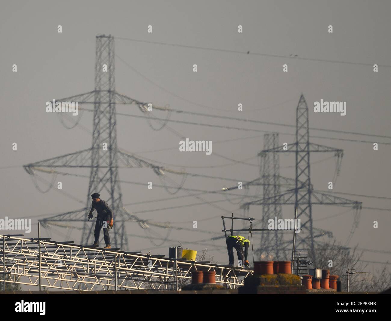 Roofing contractors hi-res stock photography and images - Alamy