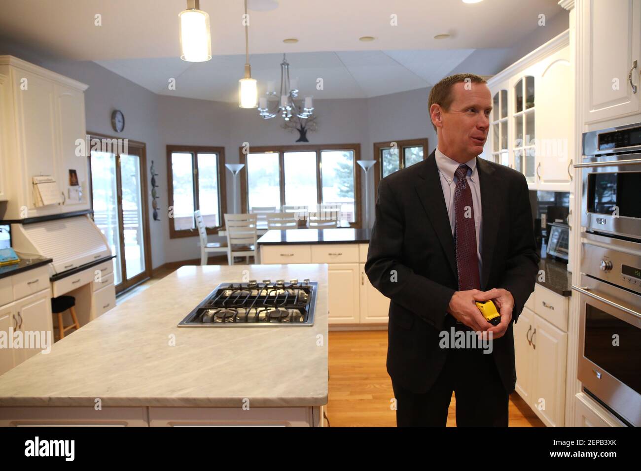 Bill Gill speaks about the 40"-48" space around the kitchen island ...