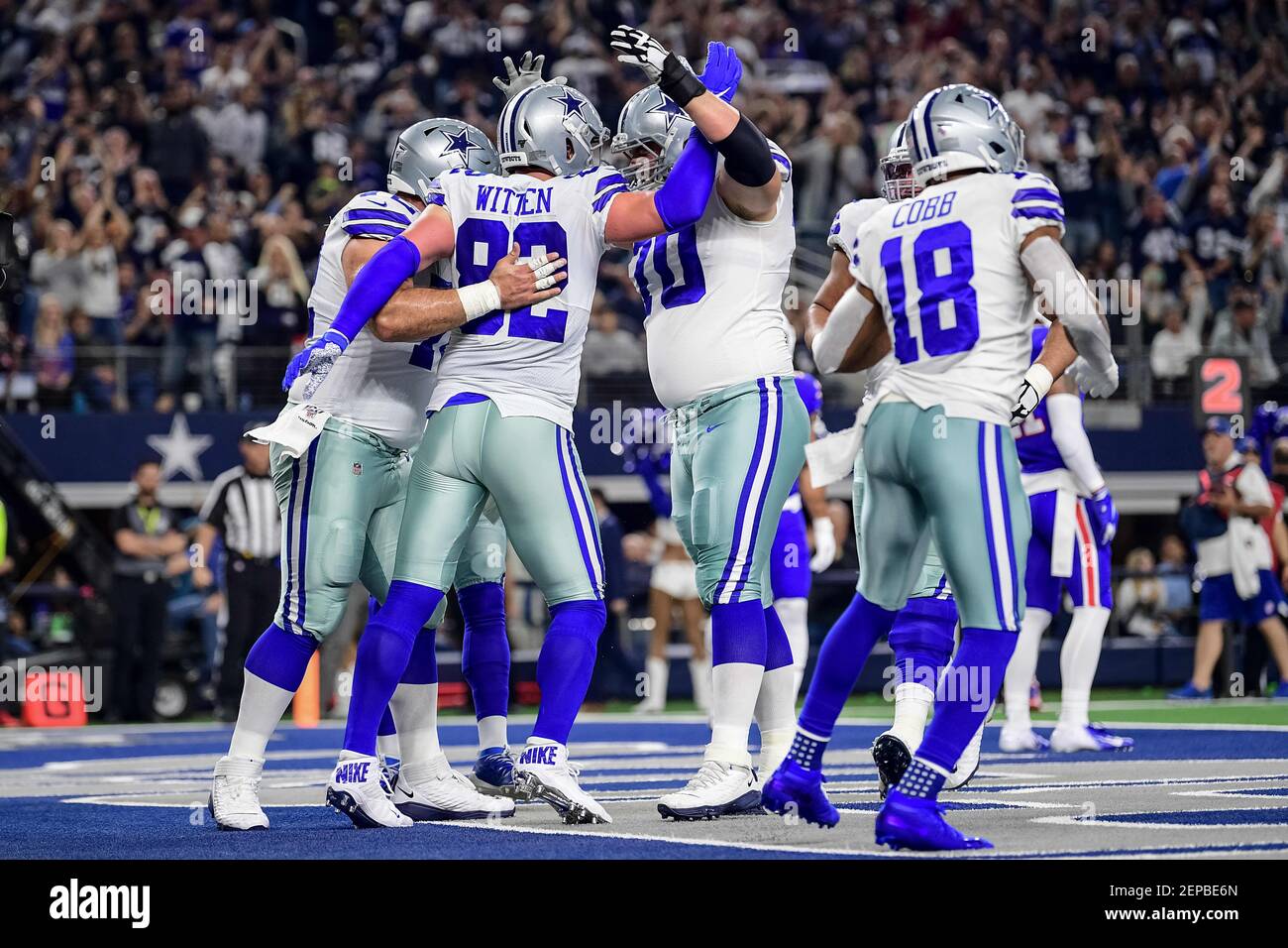 November 28th, 2019:.Dallas Cowboys tight end Jason Witten (82) catches ...