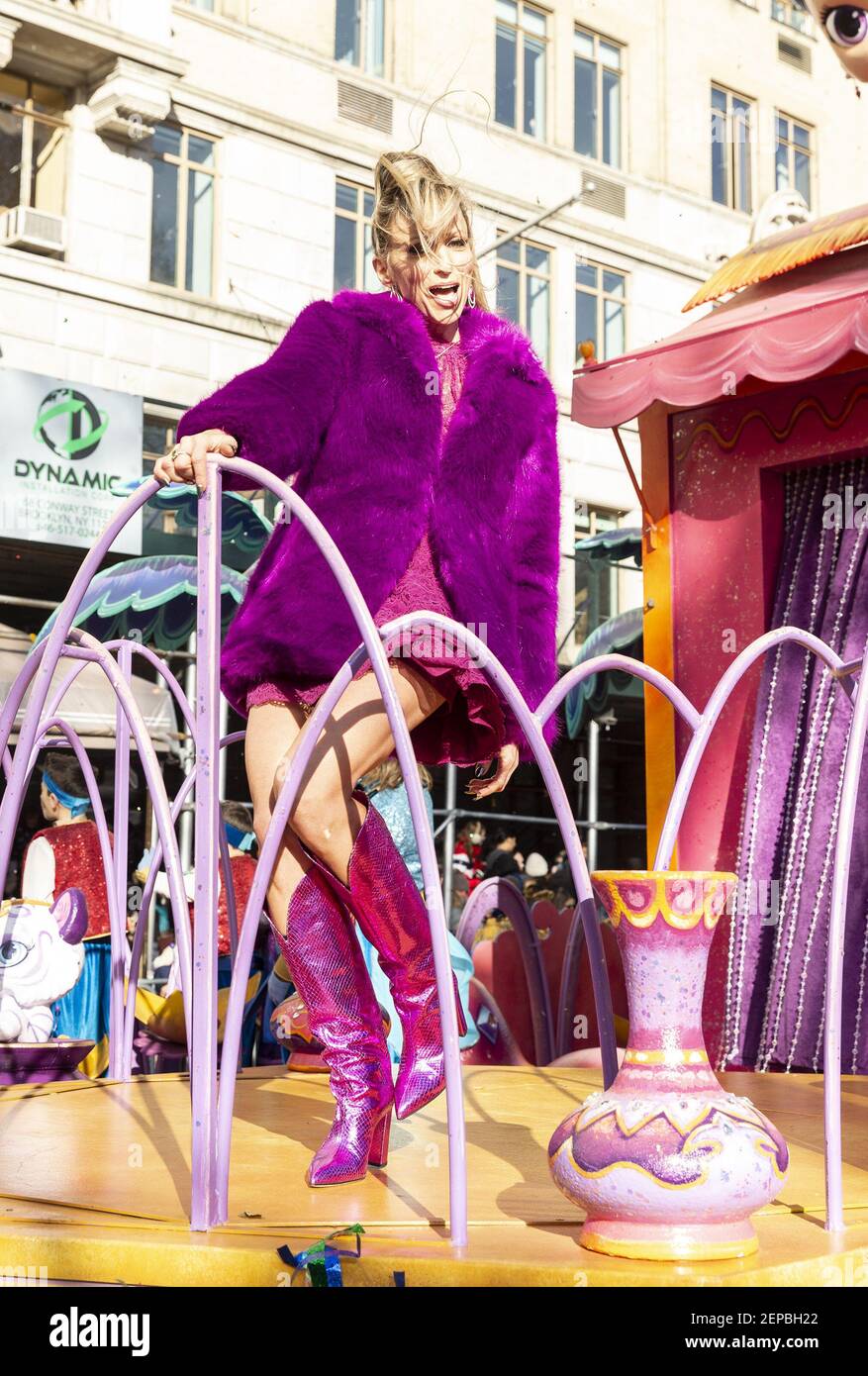 Debbie Gibson rides float Shimmer and Shine by Nickelodeon at 93rd ...