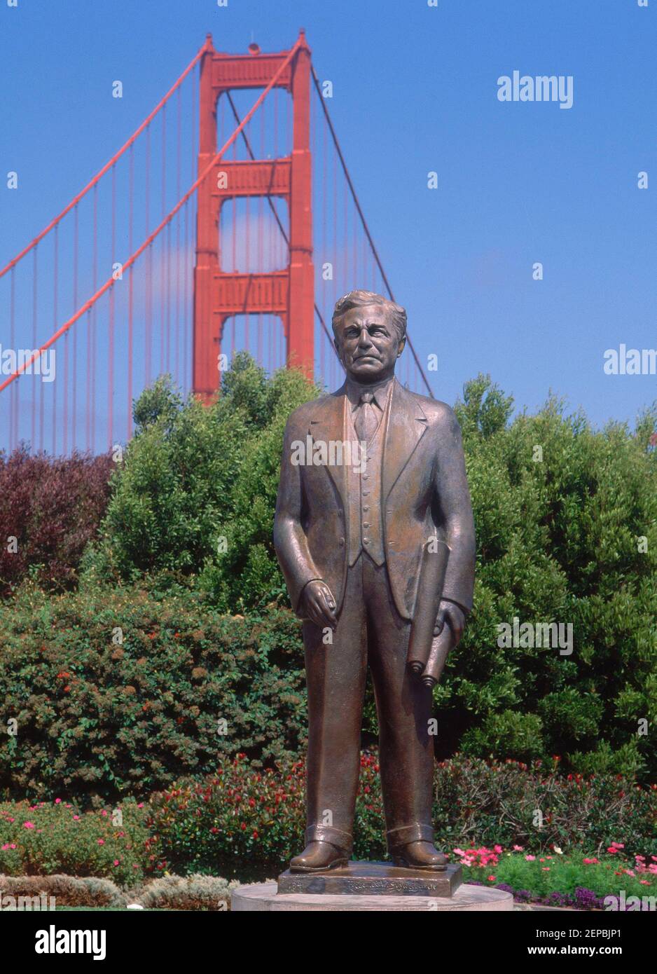 ESCULTURA DE JOSEPH STRAUSS INGENIERO DEL PUENTE GOLDEN GATE. Location ...