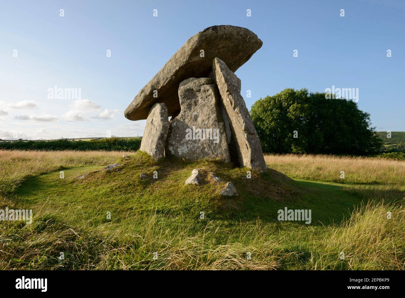 Trethevy quoit cornwall hi-res stock photography and images - Alamy