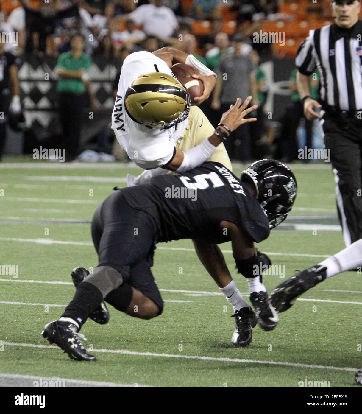 November 30, 2019 - Hawaii Rainbow Warriors defensive back Khoury ...