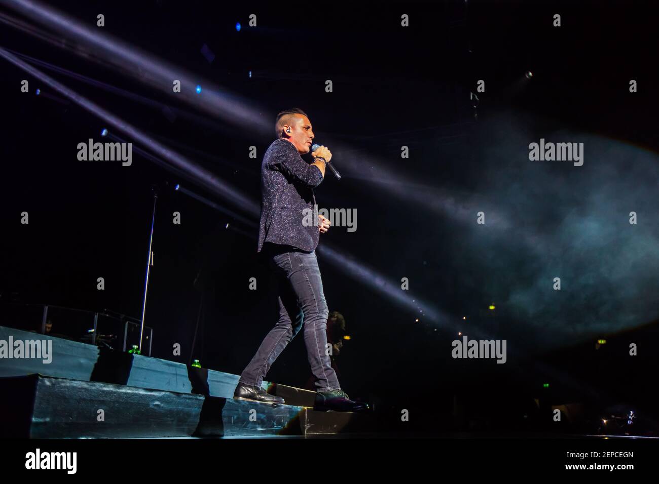 Modà are among the most successful bands in Italy, with 7 albums and ...