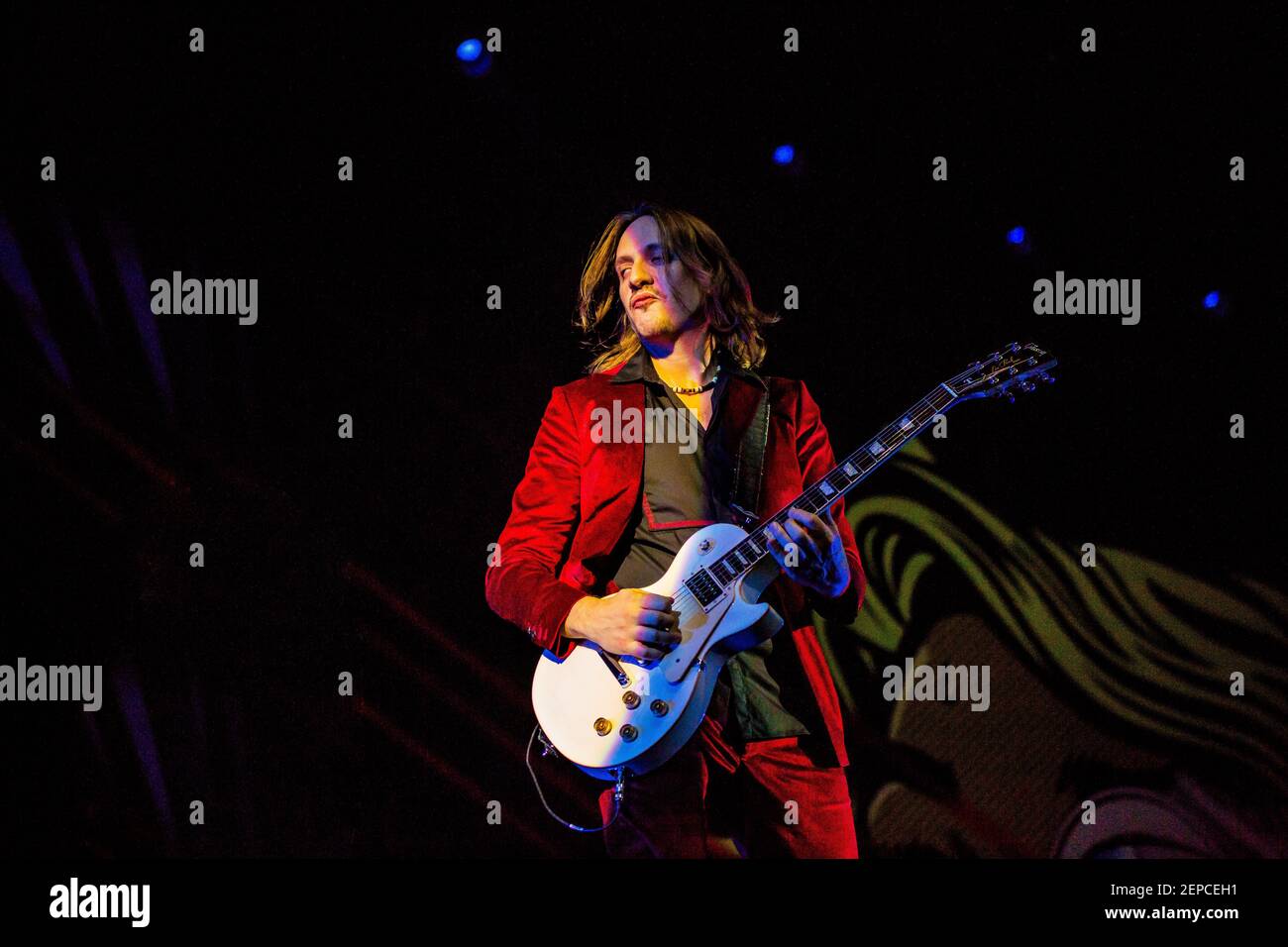 Modà are among the most successful bands in Italy, with 7 albums and ...