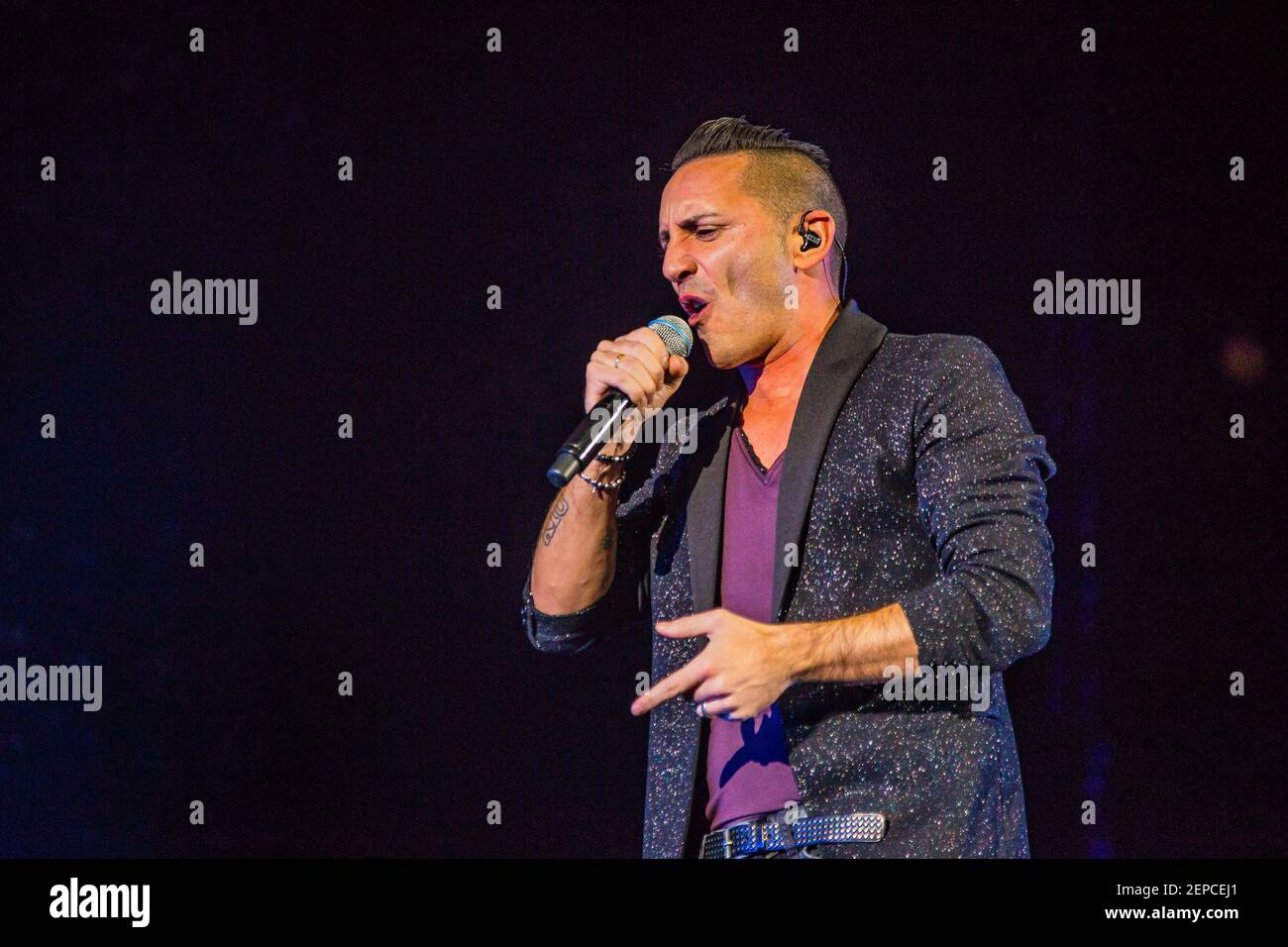 Modà are among the most successful bands in Italy, with 7 albums and ...