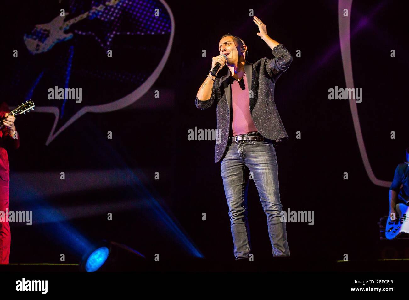 Modà are among the most successful bands in Italy, with 7 albums and ...