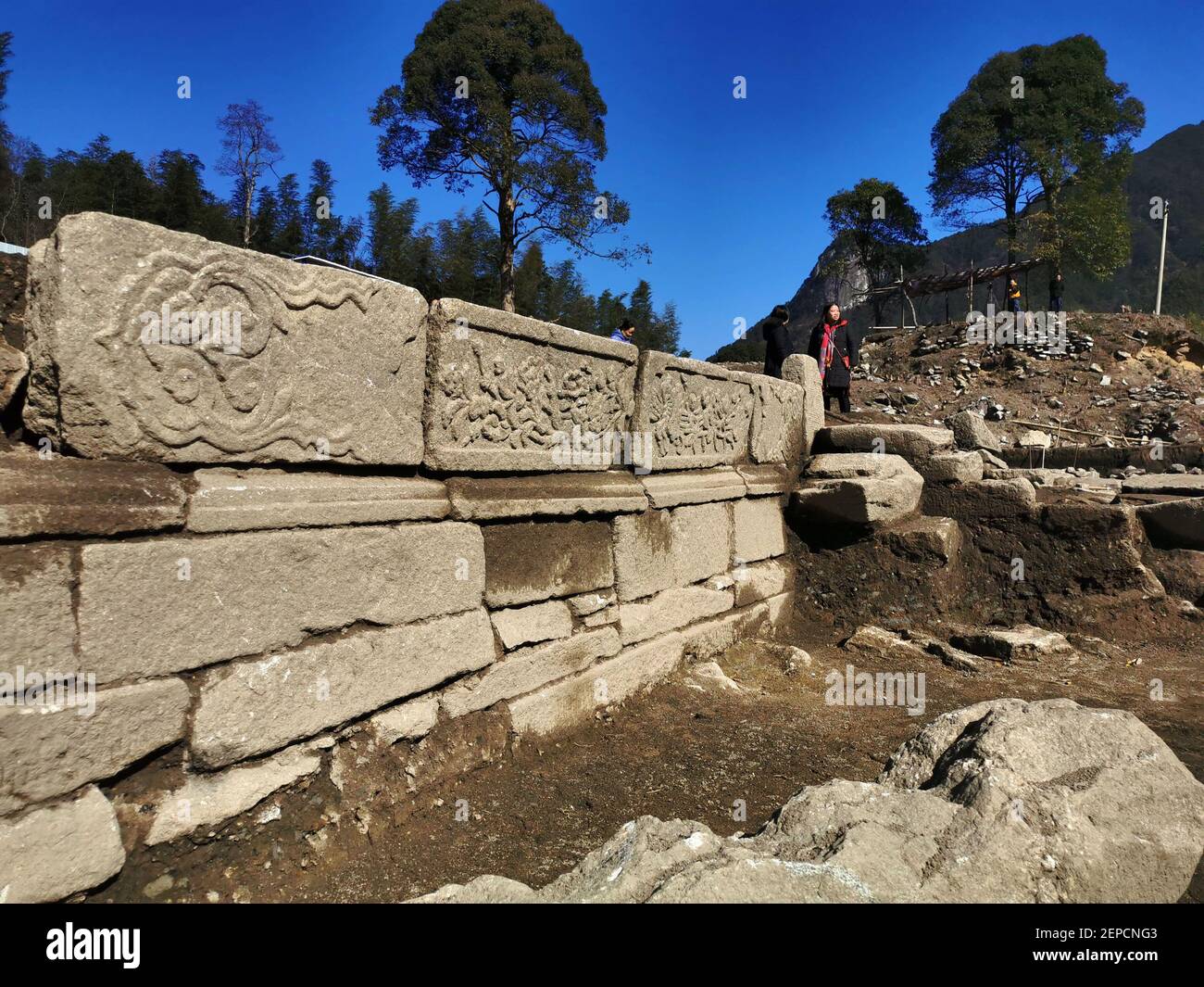 Relics are found at Dahuping archaeological site in Pingjiang county ...