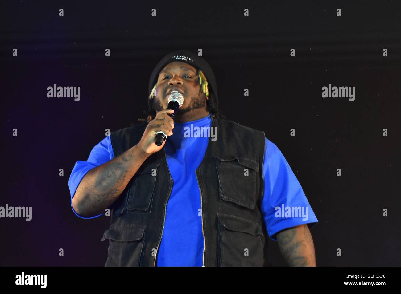 MEXICO CITY, MEXICO - DECEMBER 4: Panamanian singer Carlos Isaías ...