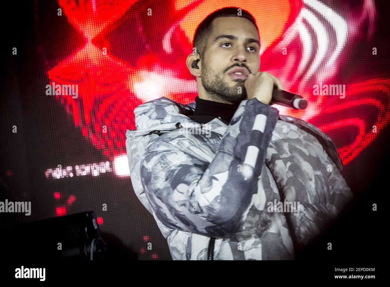 Alessandro Mahmood lives in Milan City Life for the presentation party ...