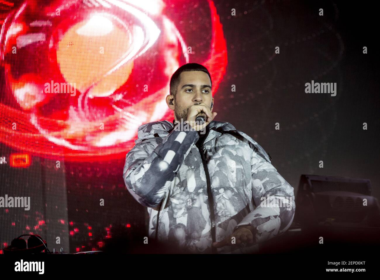 Alessandro Mahmood lives in Milan City Life for the presentation party ...