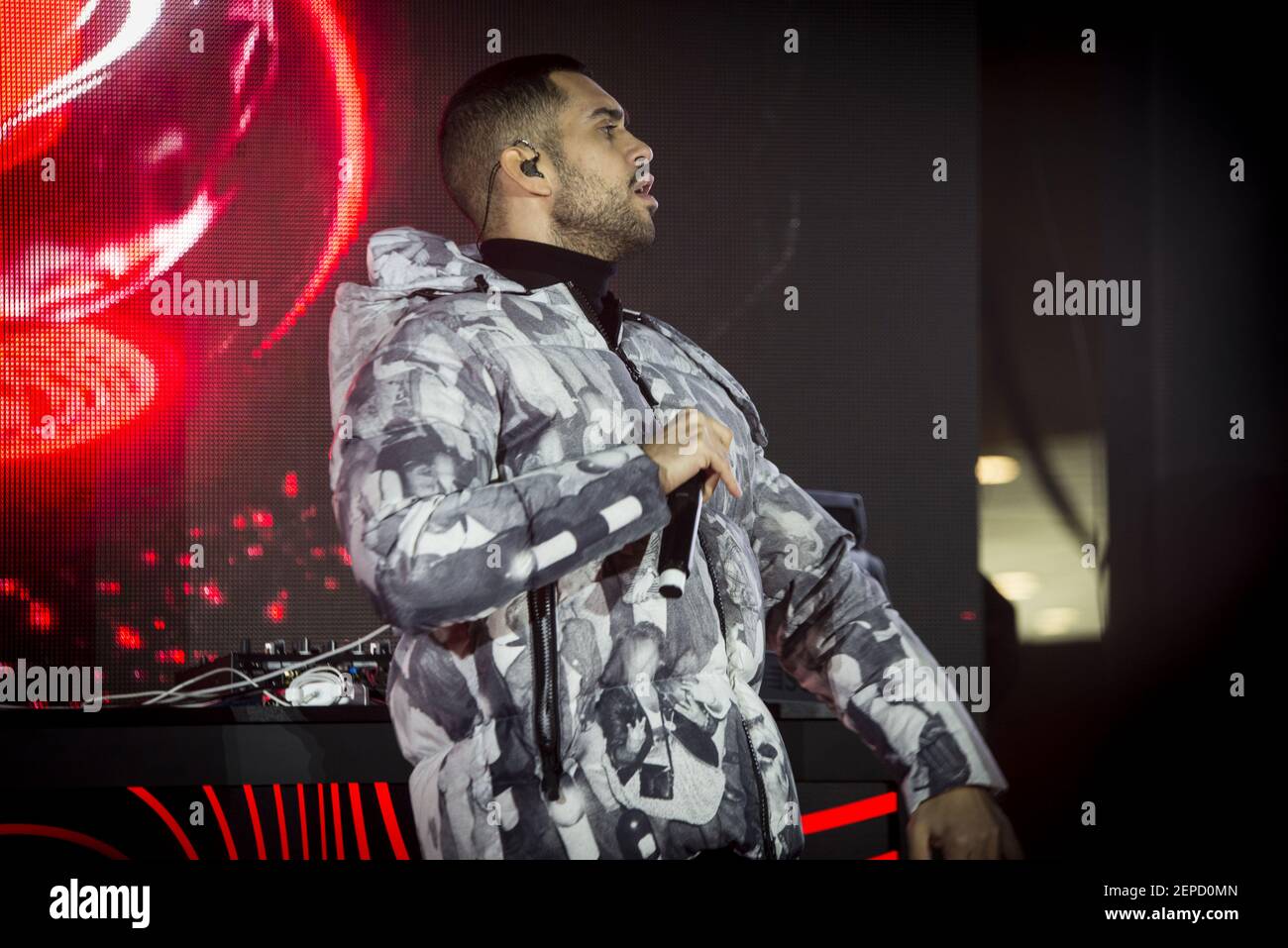 Alessandro Mahmood lives in Milan City Life for the presentation party ...