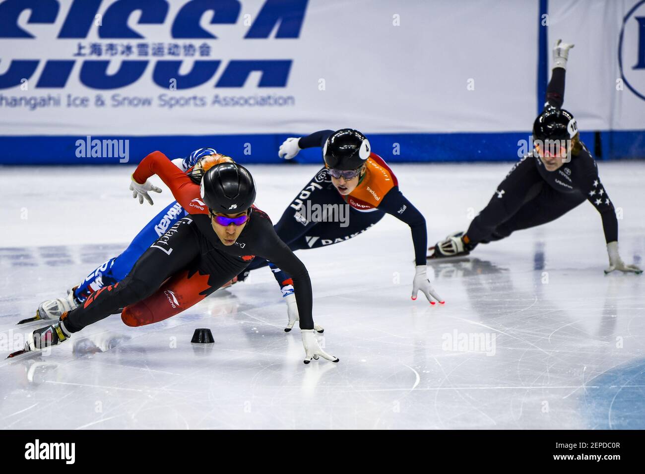 Team Netherlands wins the championship in mixed 2000m relay at ISU ...