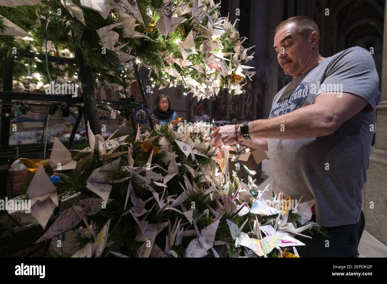 Jeff Cotter is working on decorating the world's largest origami ...