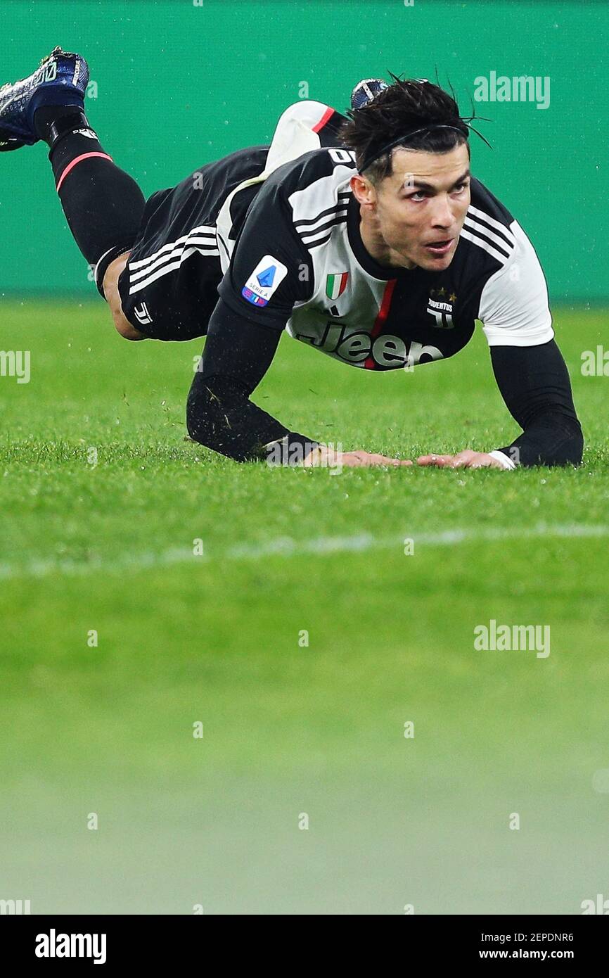 Cristiano ronaldo of juventus header hi-res stock photography and ...