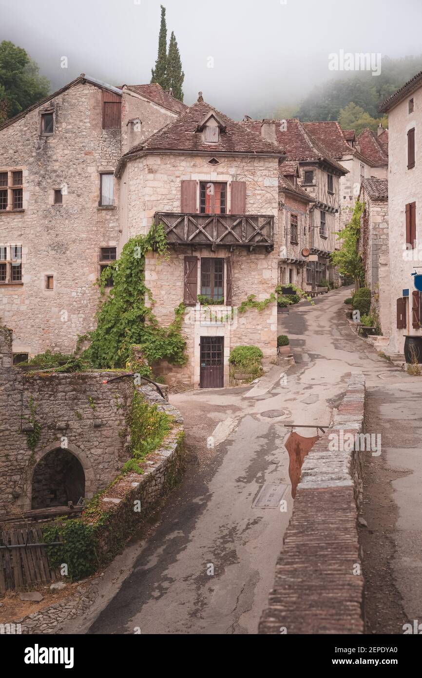 The quaint and charming French medieval hilltop village of Saint-Cirq ...