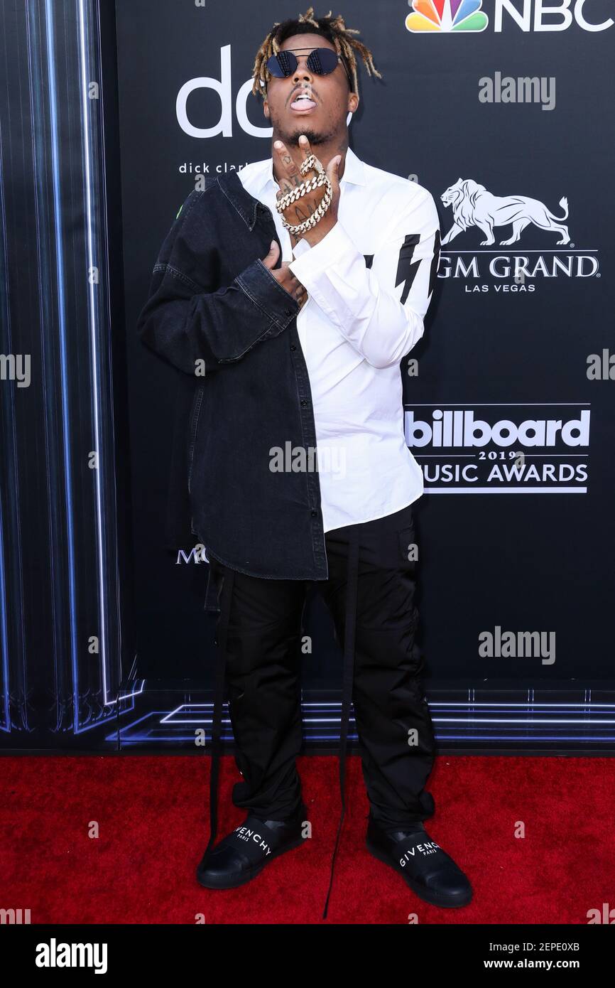 (FILE) Juice Wrld Dies At 21. Juice Wrld Dead at 21 After Seizure in ...
