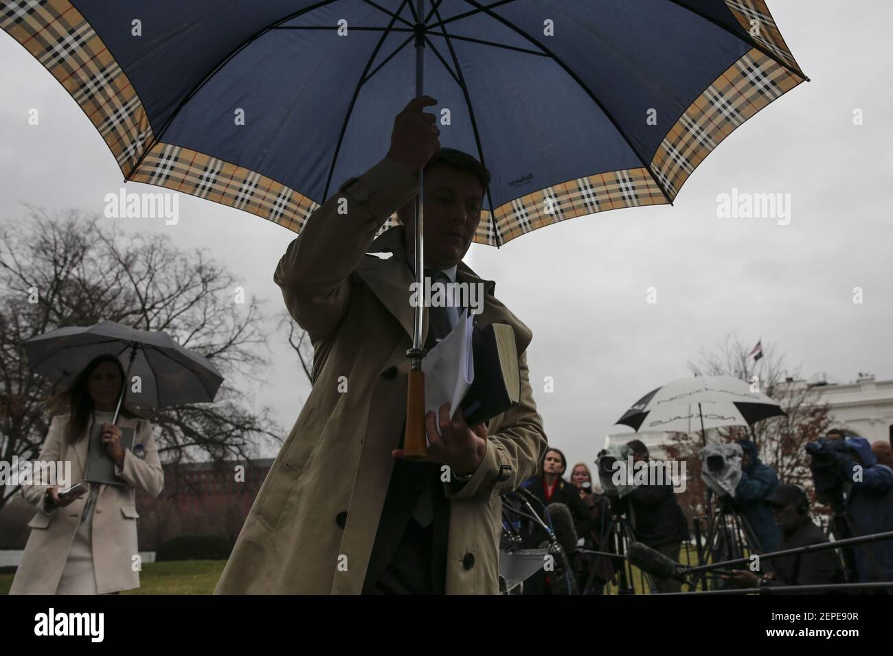 White House Deputy Press Secretary Hogan Gidley walks to talk to ...