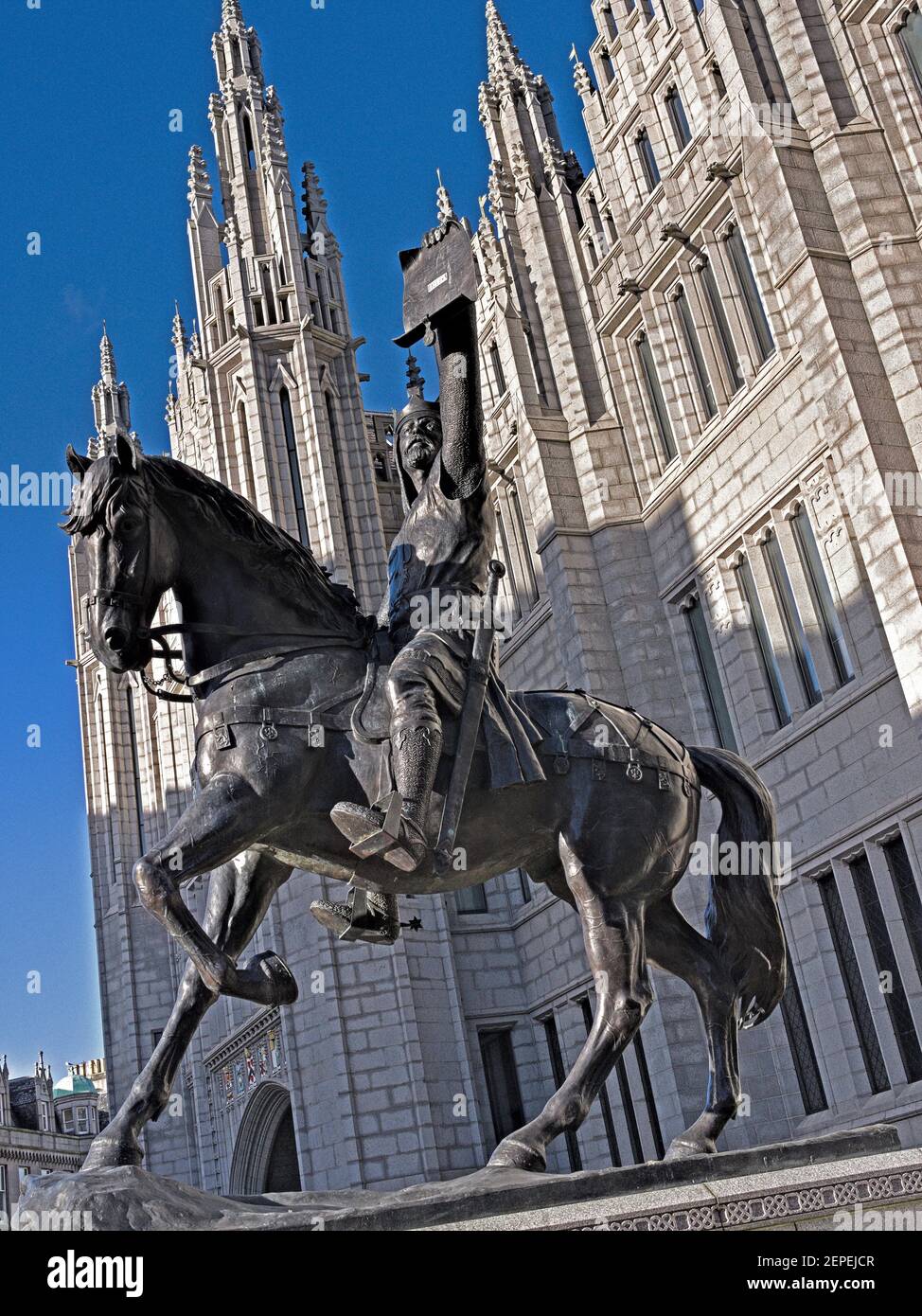 Robert the bruce statue horse hi-res stock photography and images - Alamy