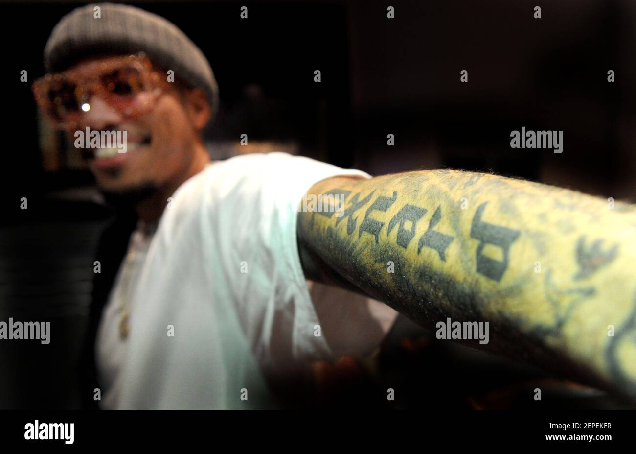 Rapper with tattoo hi-res stock photography and images - Alamy