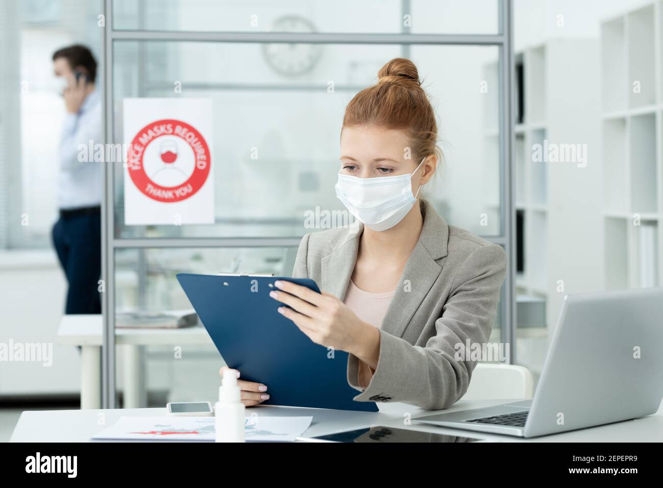 Front desk mask hi-res stock photography and images - Alamy