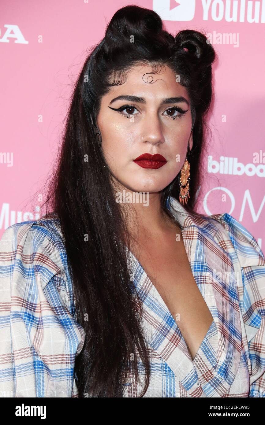 HOLLYWOOD, LOS ANGELES, CALIFORNIA, USA - DECEMBER 12: La Dona arrives ...